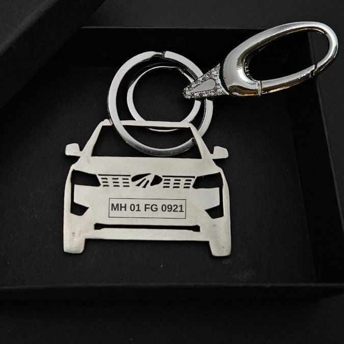 Personalised Mahindra XUV 300 Car Keychain – Foundation Gift