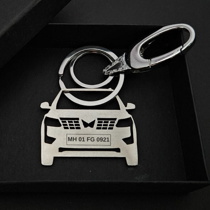Personalised Mahindra XUV300 Keychain - Custom Gift – Foundation Gift