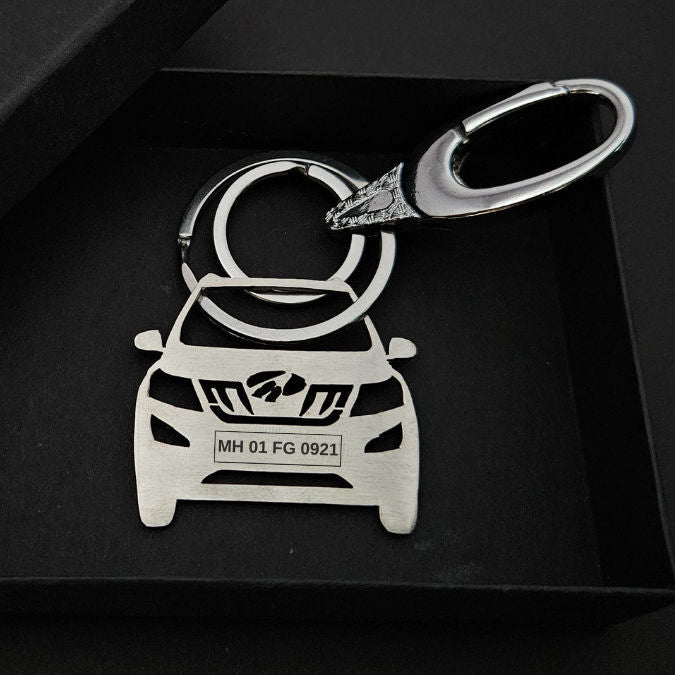 Personalised Mahindra XUV 500 Keychain - Custom Car Gift – Foundation Gift