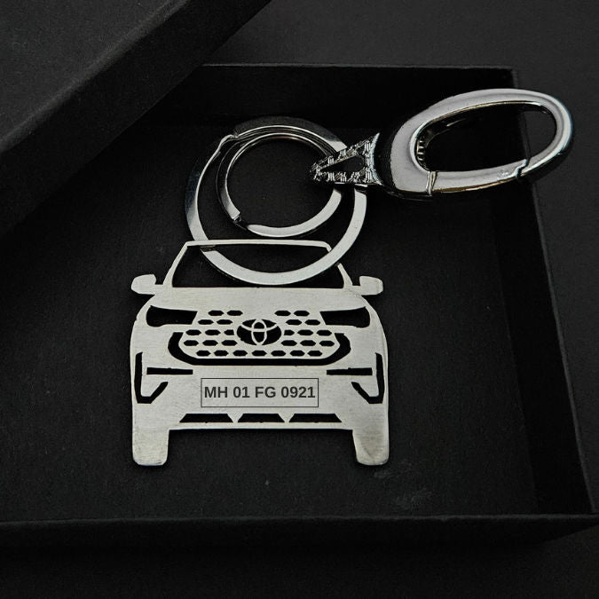 Personalised Car Keychain | Toyota Innova Hycross – Foundation Gift